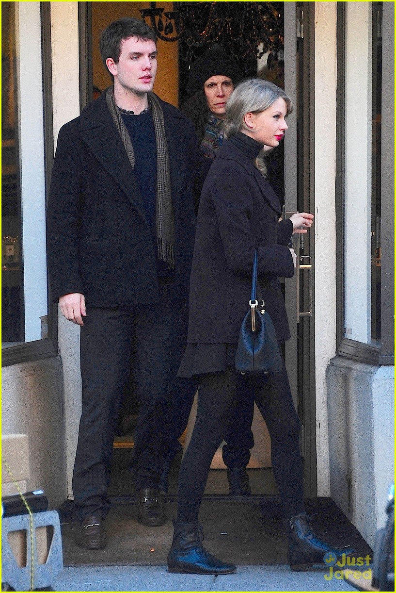 Taylor Swift: NYC Outing with Brother Austin! | Photo 631892 - Photo ...