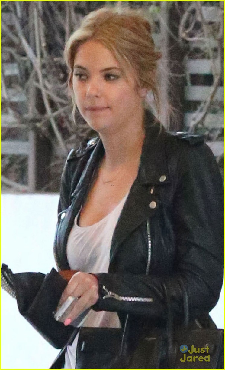 Ashley Benson Shows Off Her Flawless Skin | Photo 647898 - Photo ...