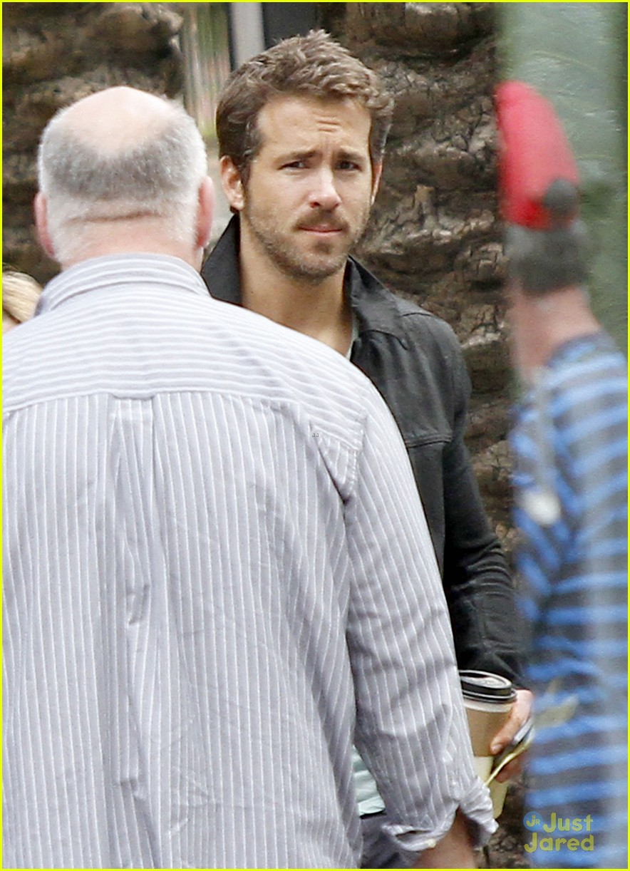 Blake Lively Visits Hubby Ryan Reynolds on 'Mississippi Grind' Set ... Blake Lively Visits Hubby Ryan Reynolds on 'Mississippi Grind' Set ...