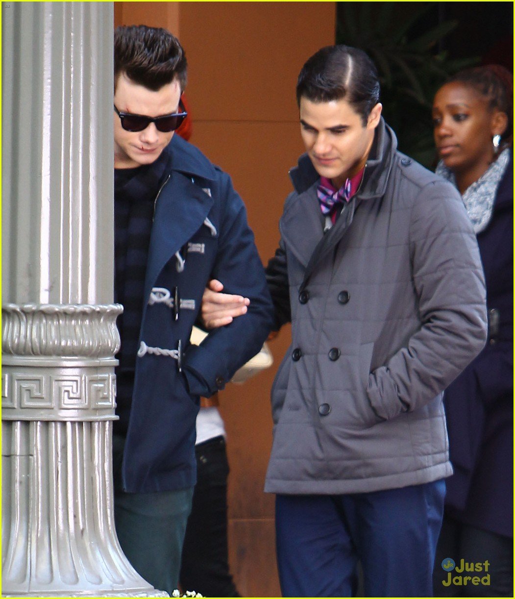 Darren Criss Leans on Chris Colfer's Shoulder While Filming 'Glee' | Photo 647169 - Photo ...
