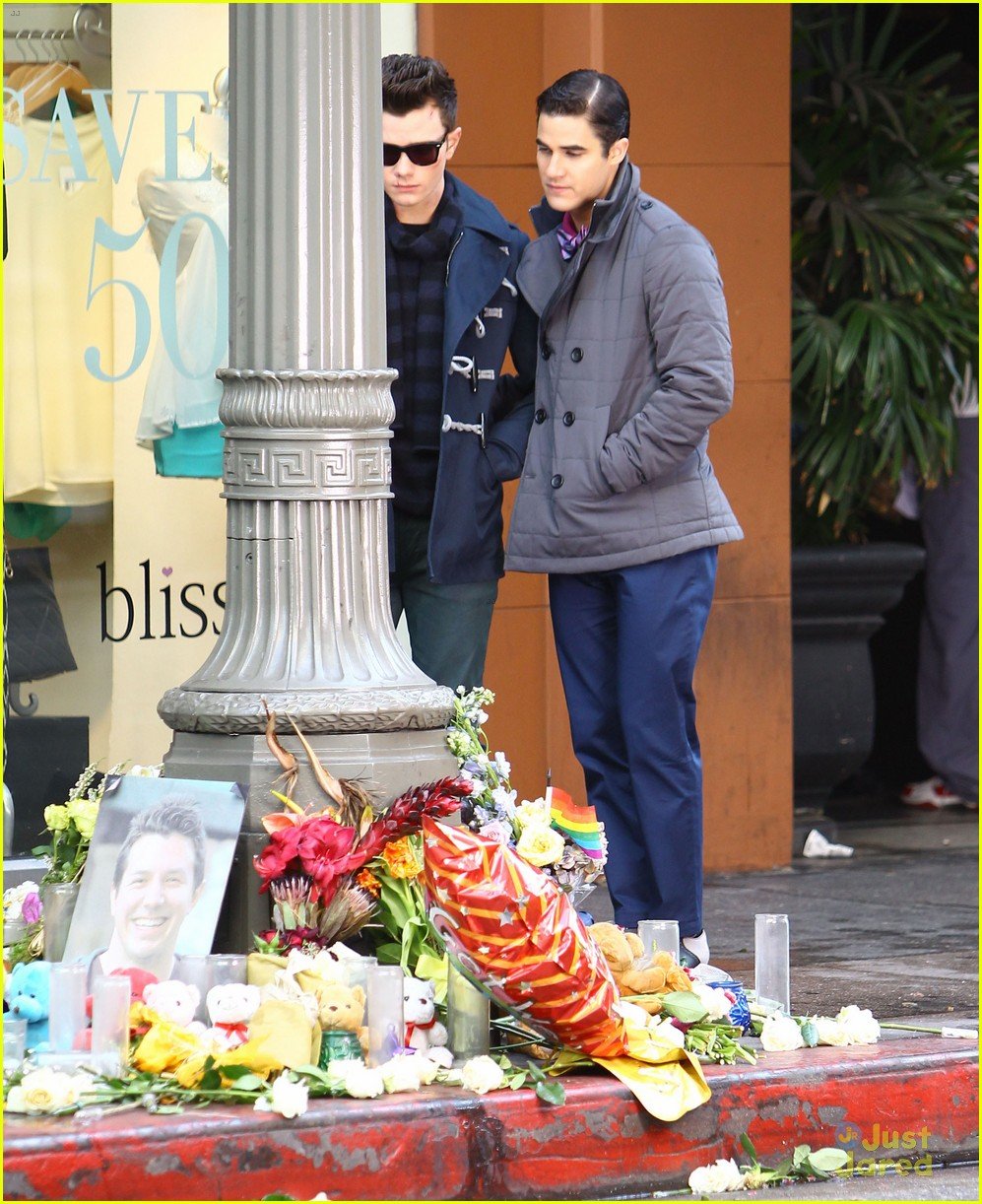 Darren Criss Leans on Chris Colfer's Shoulder While Filming 'Glee' | Photo 647184 - Photo ...