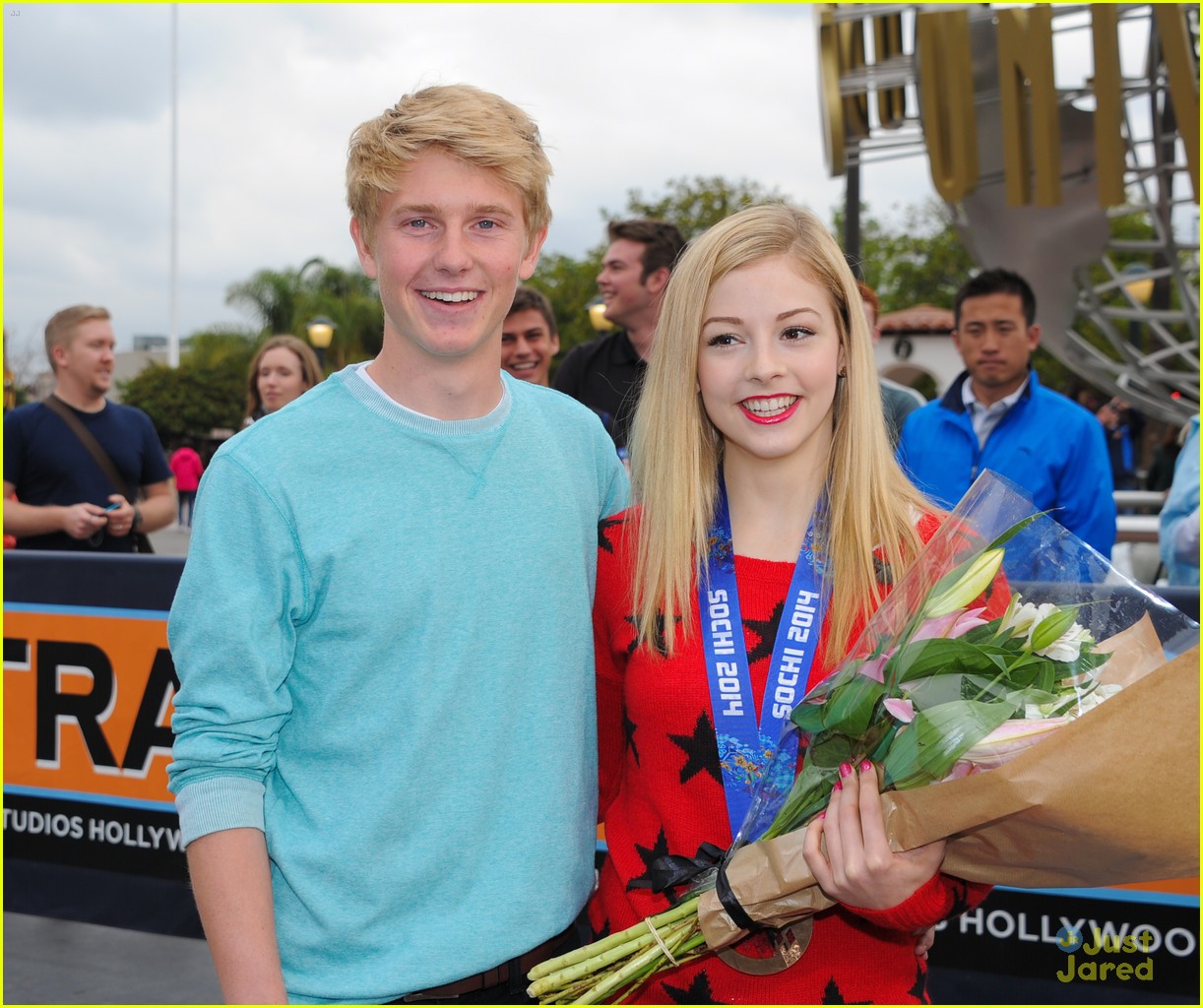 Gracie Gold Surprised by Prom Asker Dyer Pettijohn on 'Extra' Set ...