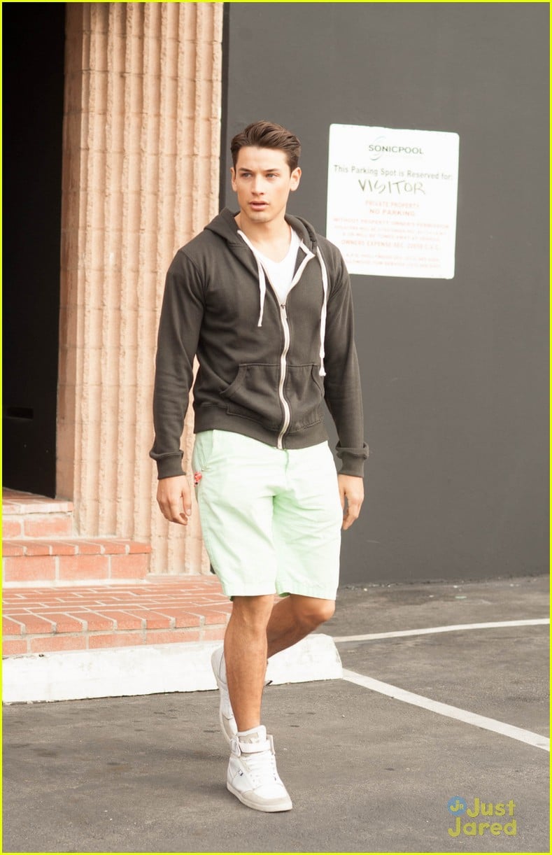 Andrew Gray & Ciara Hanna Step Out Before 'Power Rangers Megaforce ...