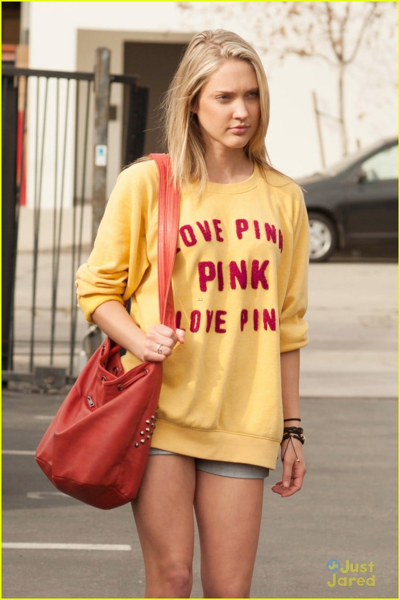 Andrew Gray & Ciara Hanna Step Out Before 'Power Rangers Megaforce ...