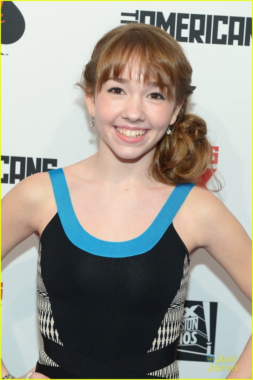 Holly Taylor & Keidrich Sellati: 'The Americans' Season 2 Premiere ...