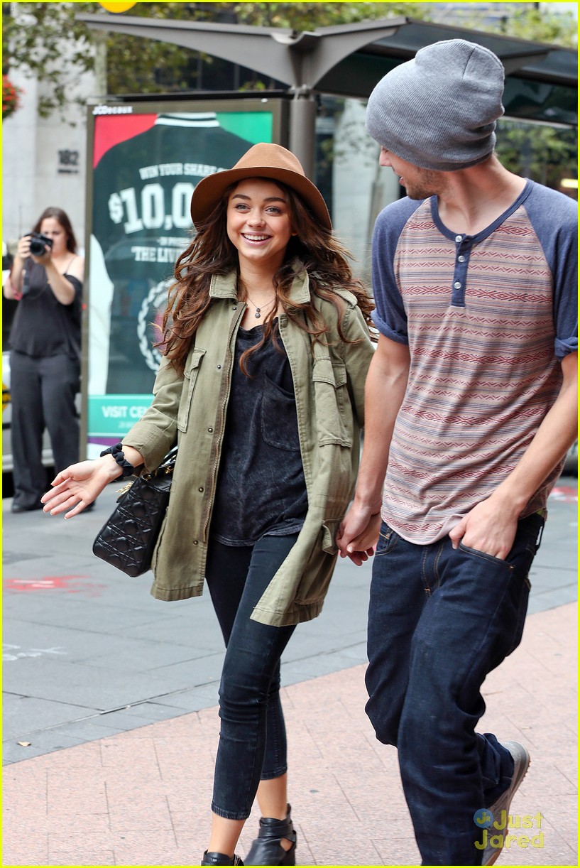 Sarah Hyland & Matt Prokop Take A Sydney Stroll | Photo 644806 - Photo ...
