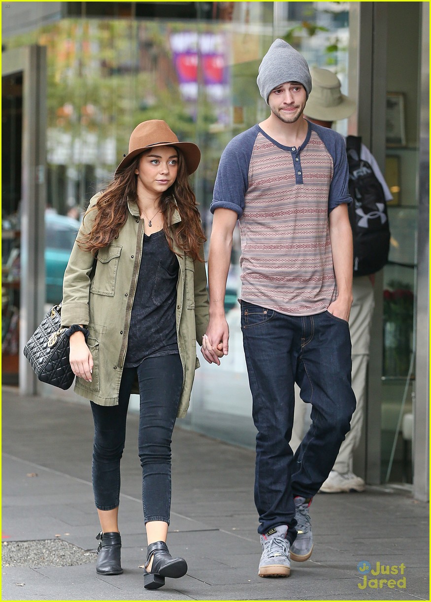 Sarah Hyland & Matt Prokop Take A Sydney Stroll | Photo 644818 - Photo ...