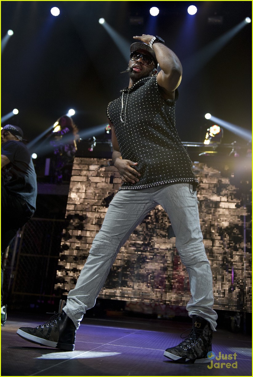 Full Sized Photo of jason derulo tattoos world tour stop in amsterdam ...