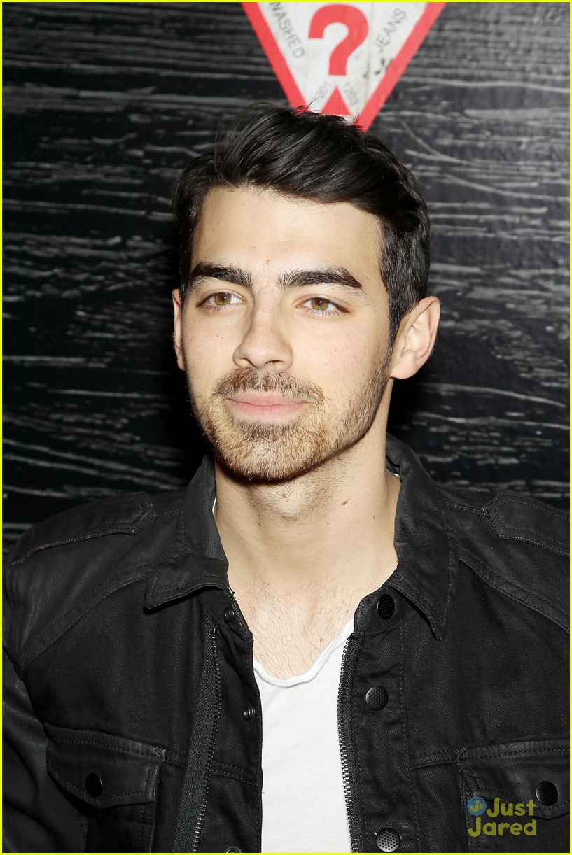 Full Sized Photo of joe jonas anna kendrick guess nashville party 01 ...