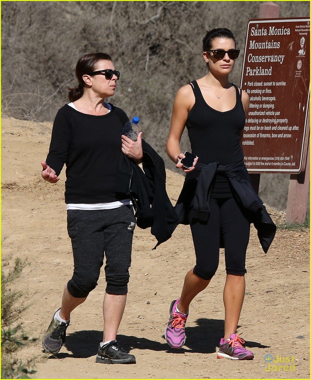 Lea Michele: Runyon Canyon Hike with Mom & Dad! | Photo 641194 - Photo ...
