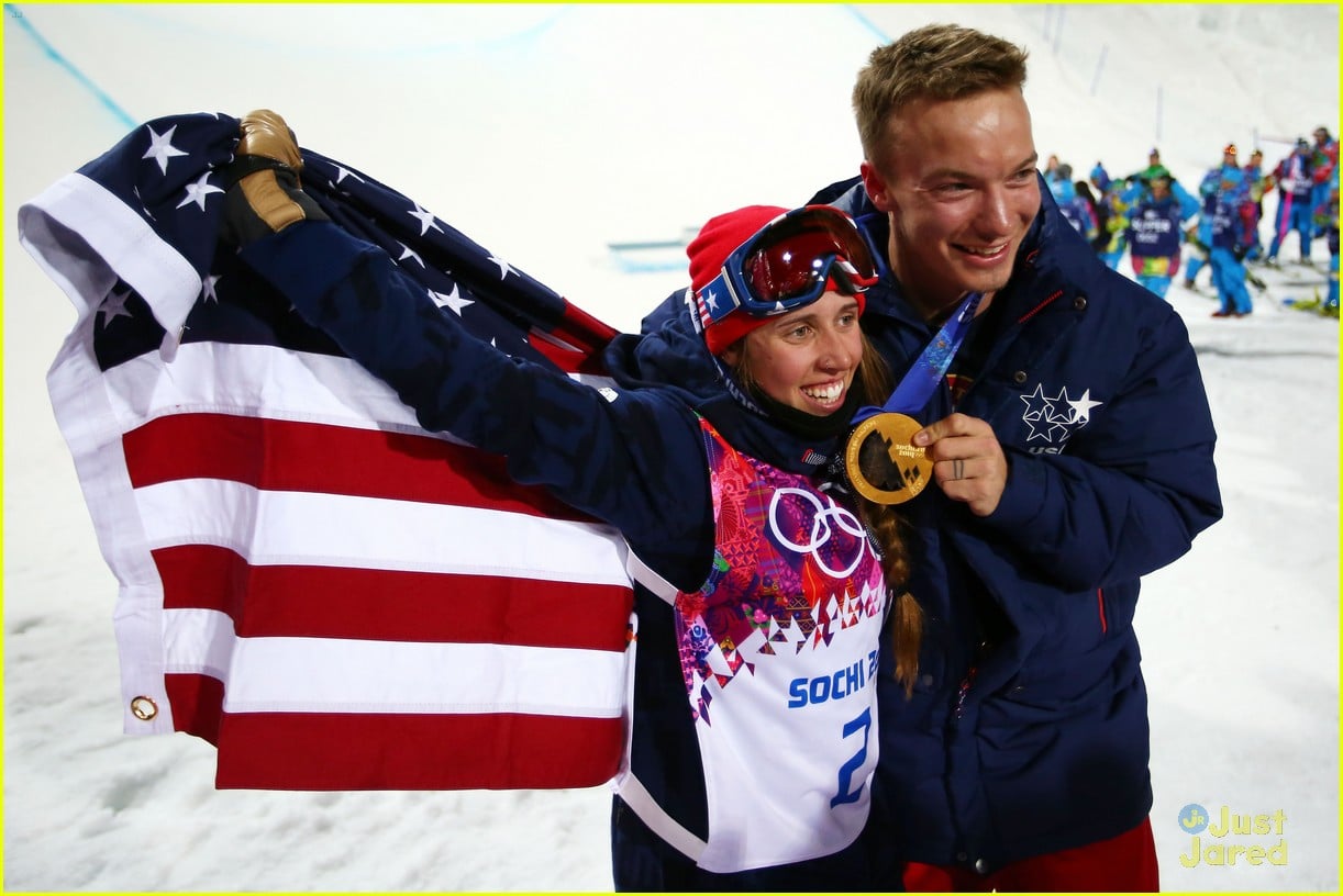 Maddie Bowman Wins GOLD in Halfpipe Skiing at Sochi Olympics | Photo ...