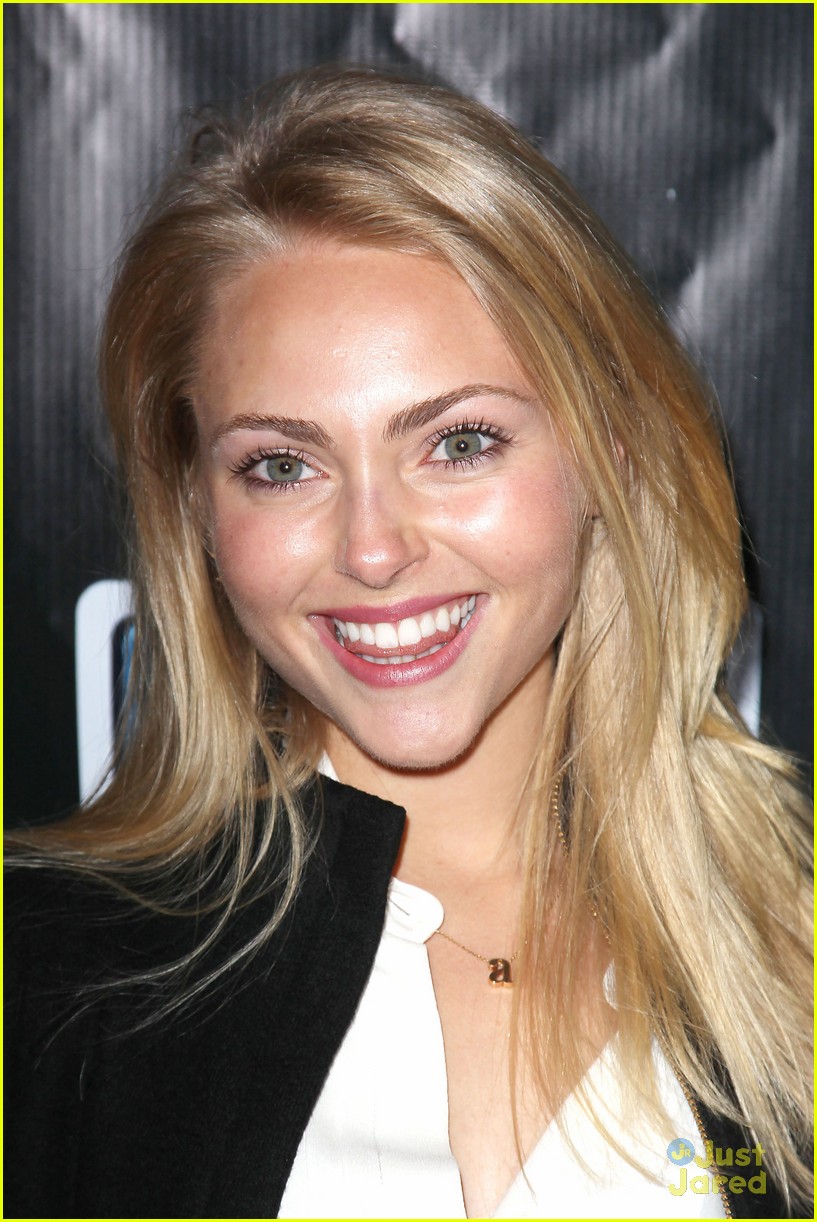 AnnaSophia Robb & Michael B. Jordan: Super Saturday Party Pics! | Photo ...