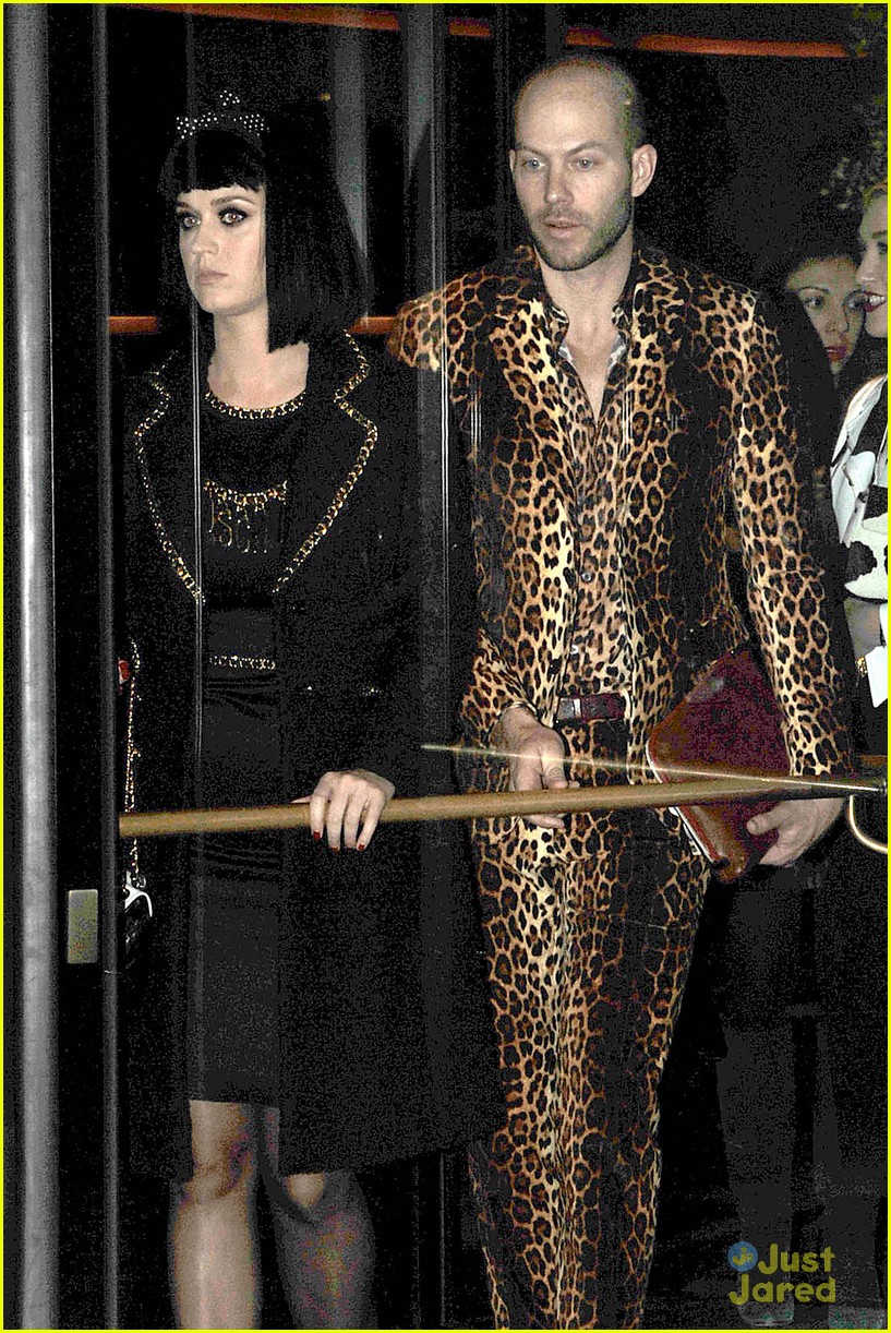 Katy Perry Gets Booed at Moschino Show, Acts Like a Pro! | Photo 646071 ...