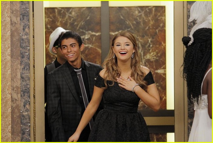 Stefanie Scott Guest Stars on 'Jessie' - First Pics! | Photo 640745 ...