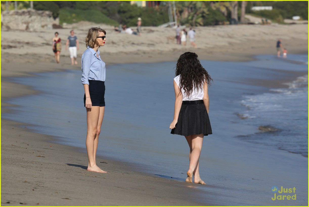 Full Sized Photo of taylor swift lorde beach dancing malibu 11 | Taylor ...