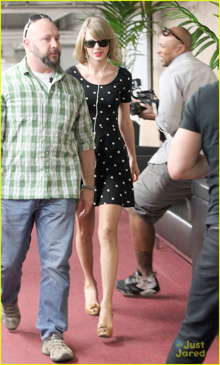 Taylor Swift Announces Asia 'Red Tour' Dates! | Photo 644070 - Photo ...