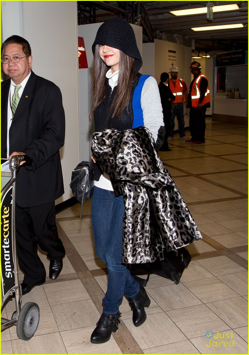 Victoria Justice: Watch Max Schneider's New 'Mug Shot' Music Video ...