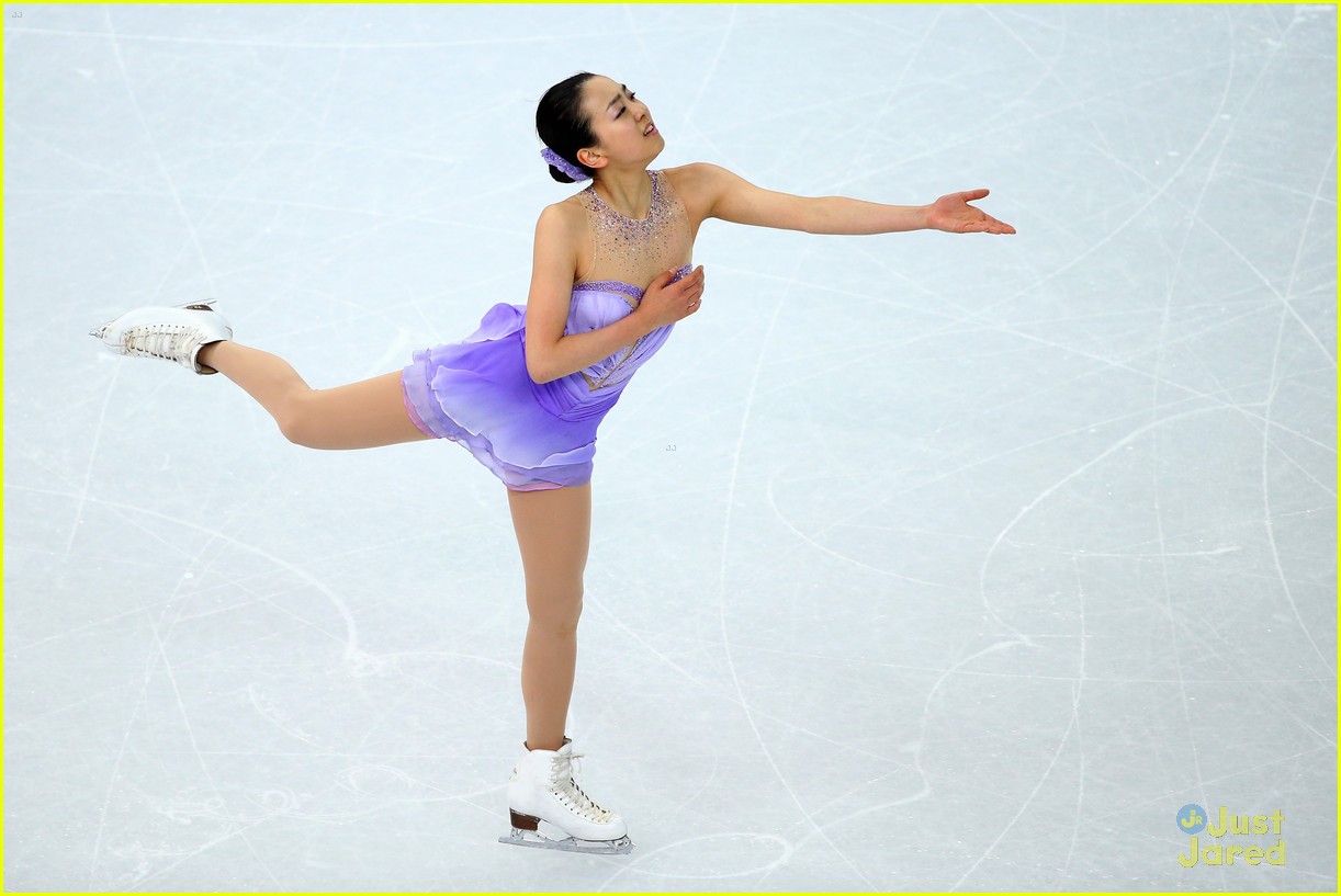 Queen Yuna Kim Leads After Stunning Short Program at Sochi Olympics ...