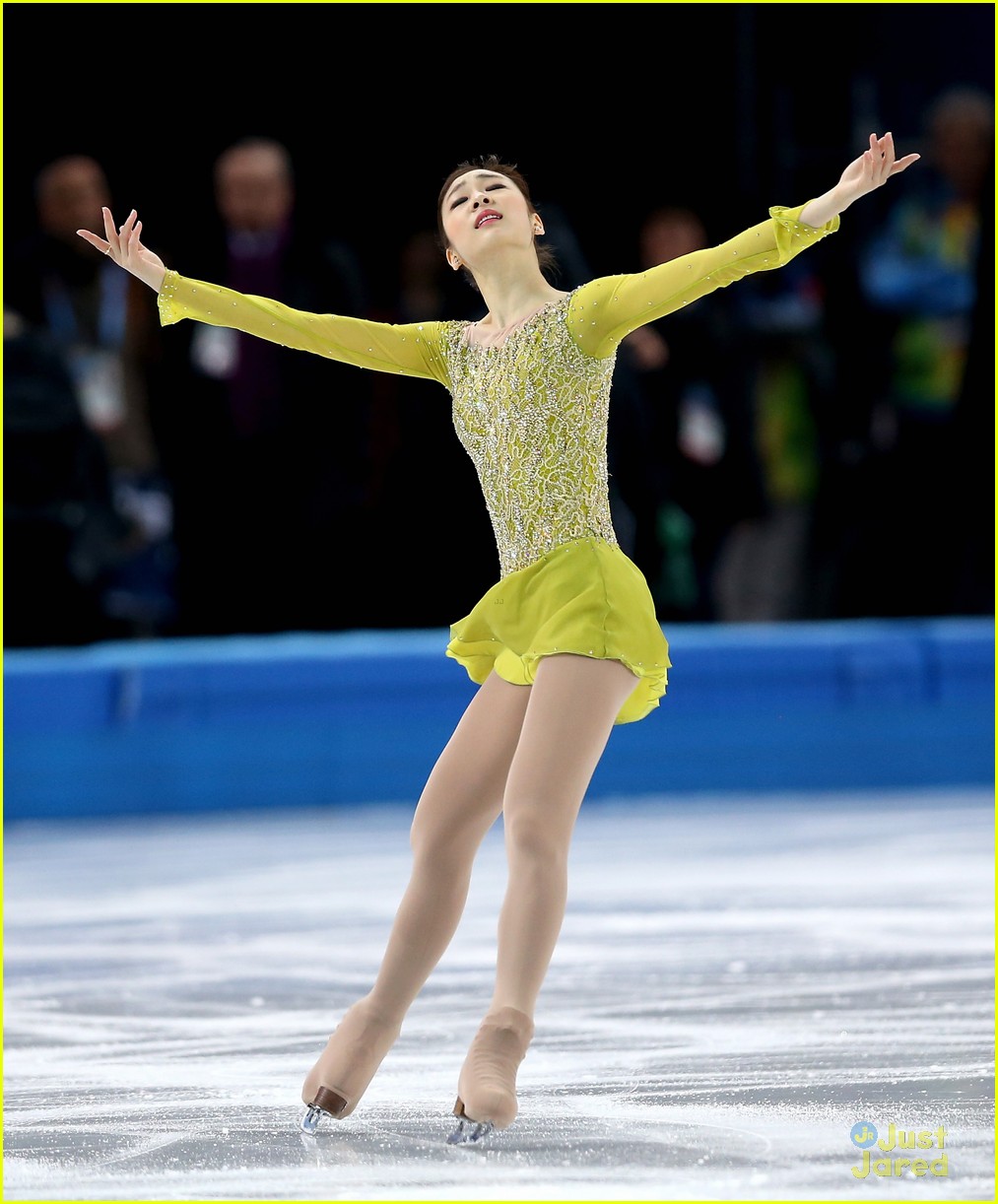 Queen Yuna Kim Leads After Stunning Short Program at Sochi Olympics ...