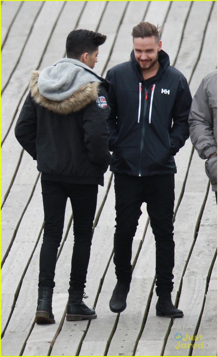 One Direction Take Over Clevedon Pier for Video Shoot | Photo 656204 ...