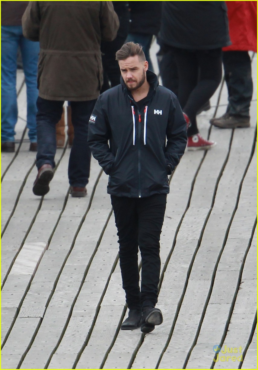 One Direction Take Over Clevedon Pier for Video Shoot | Photo 656212 ...
