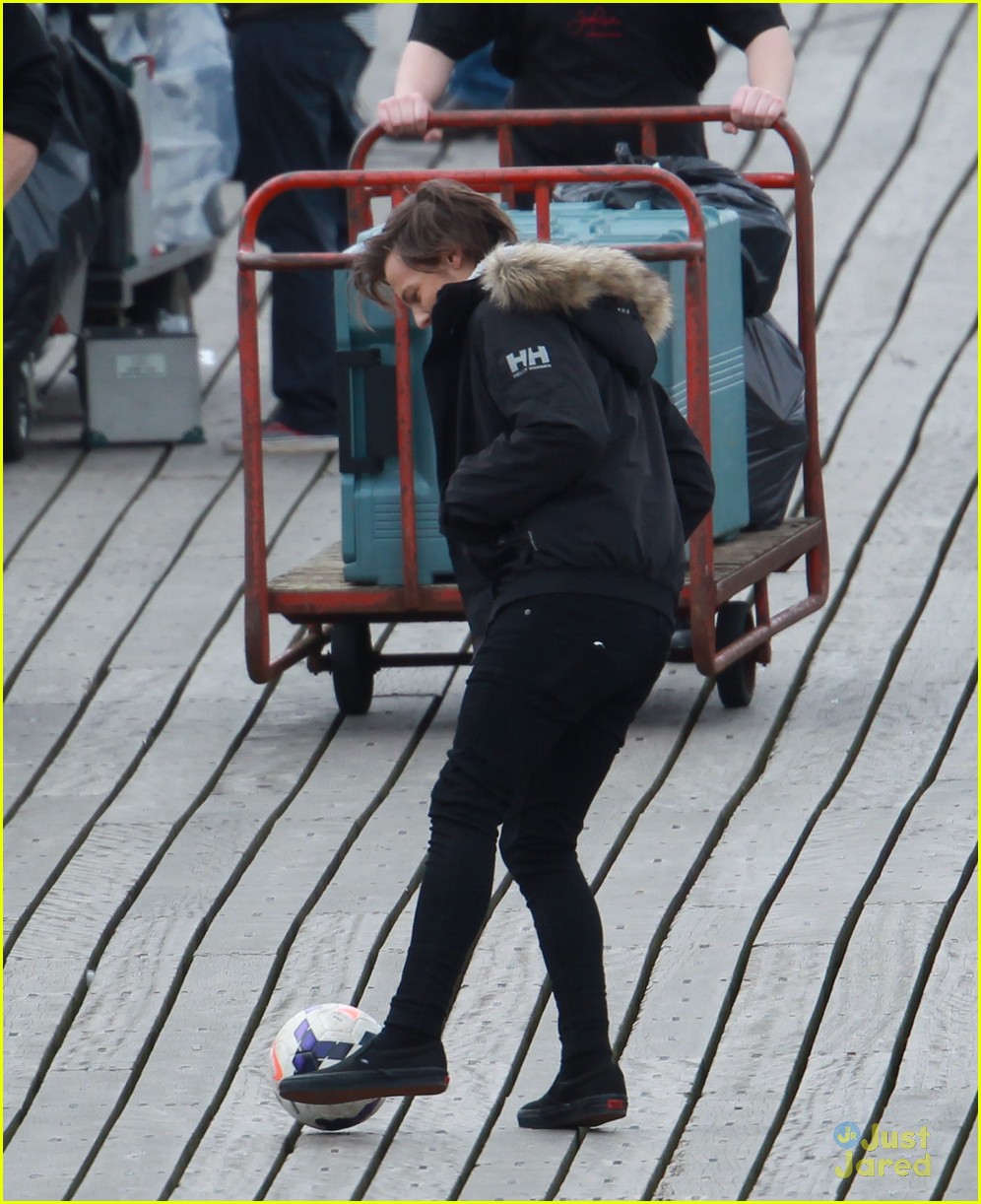 One Direction Take Over Clevedon Pier for Video Shoot | Photo 656215 ...