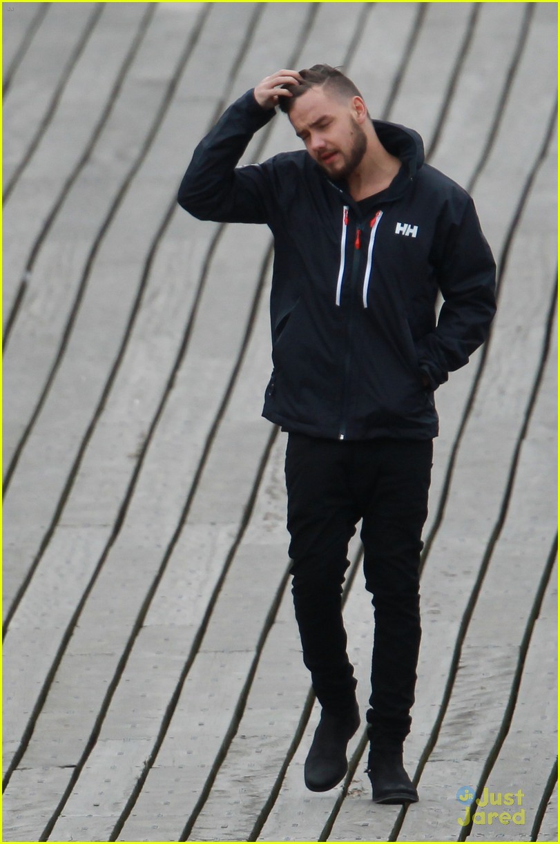 One Direction Take Over Clevedon Pier for Video Shoot | Photo 656217 ...