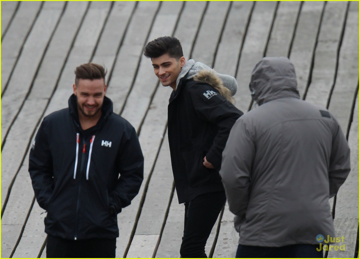 One Direction Take Over Clevedon Pier for Video Shoot | Photo 656218 ...
