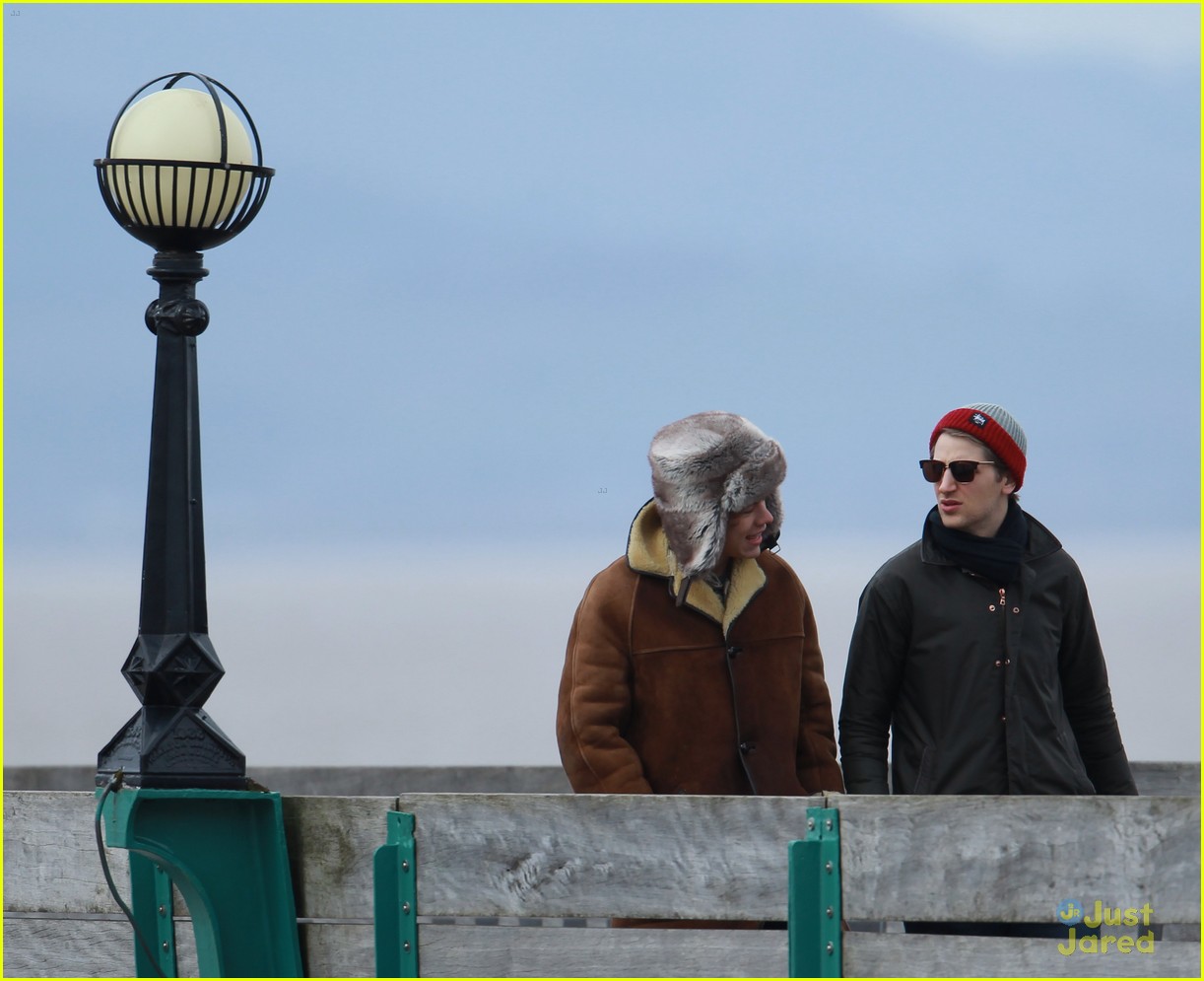 One Direction Take Over Clevedon Pier for Video Shoot | Photo 656221 ...