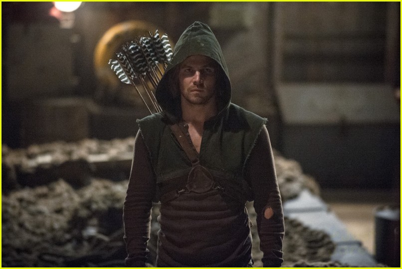 Full Sized Photo of arrow preview slade starling city 01 | 'Arrow ...