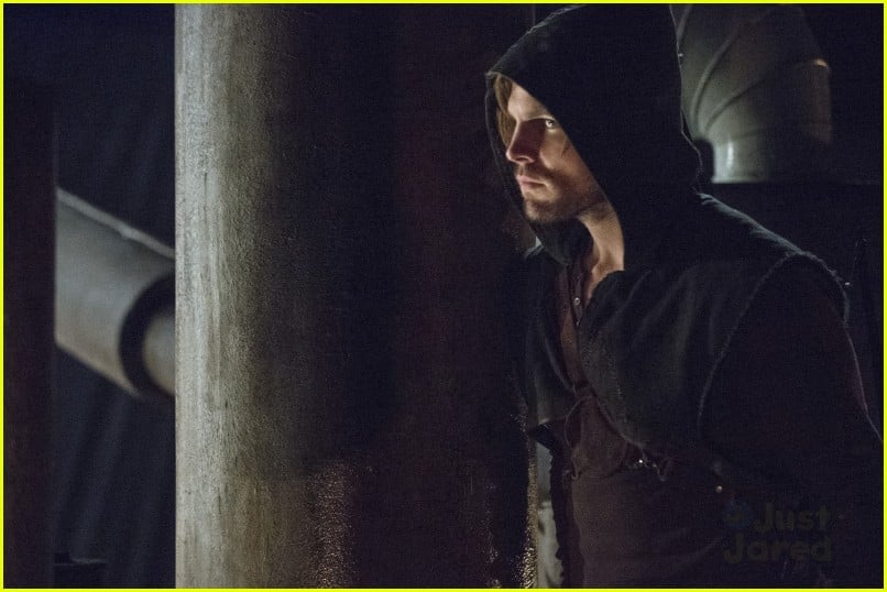 'Arrow' Preview: Slade Comes to Starling City! | Photo 649494 - Photo ...