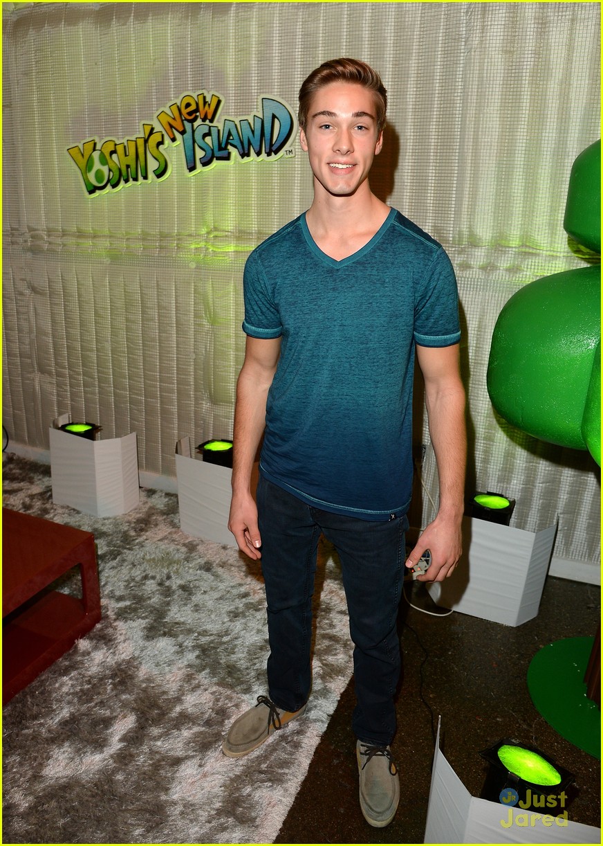Bella Thorne & Garrett Clayton: Yoshi's Celebrity Egg Decorating Party ...