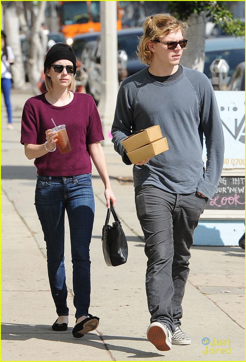 Emma Roberts is Rooting for Caleb Perry Johnson on 'American Idol ...