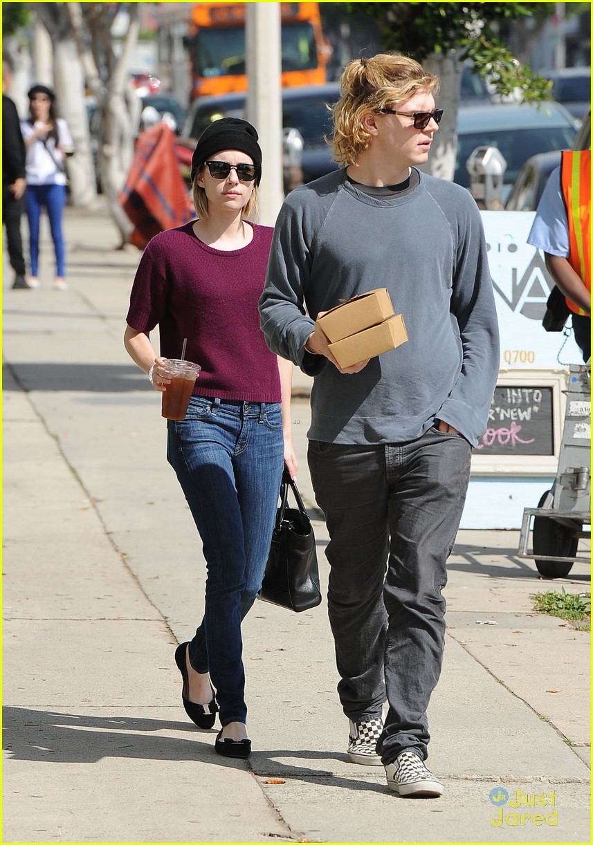 Emma Roberts is Rooting for Caleb Perry Johnson on 'American Idol ...