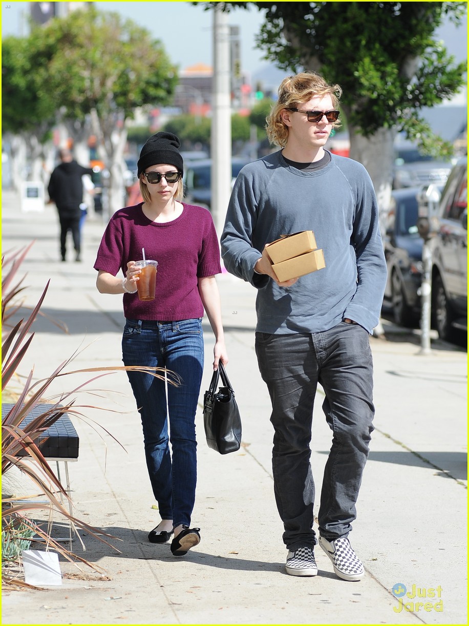 Emma Roberts is Rooting for Caleb Perry Johnson on 'American Idol ...