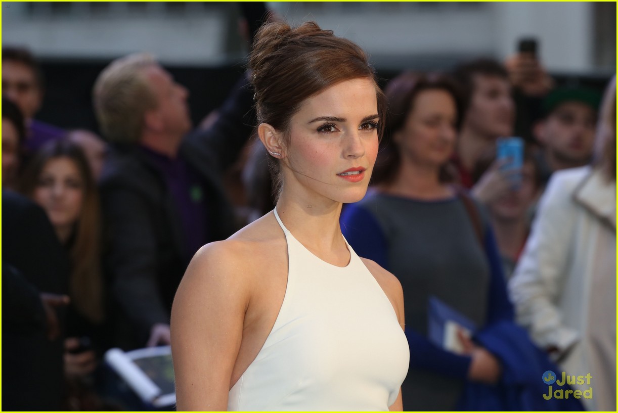 Emma Watson's Leg Takes Center Stage at 'Noah' London Premiere | Photo ...