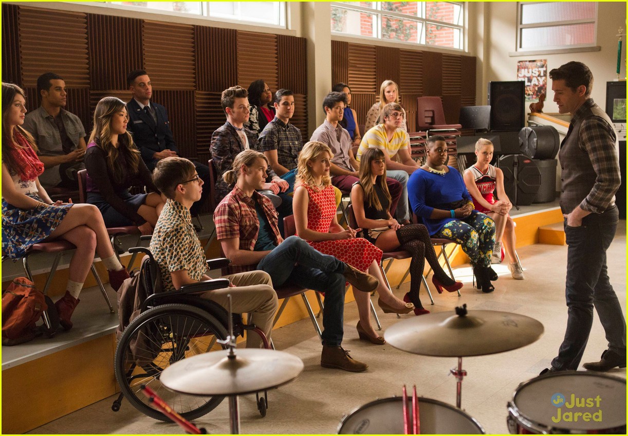 Amber Riley, Chris Colfer & More: 'Glee 100' Sneak Peek Clip & Pics ...