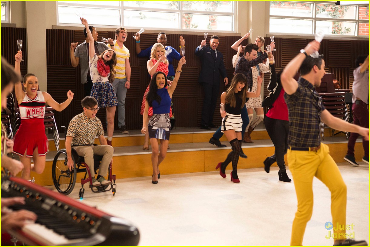 Amber Riley, Chris Colfer & More: 'Glee 100' Sneak Peek Clip & Pics ...