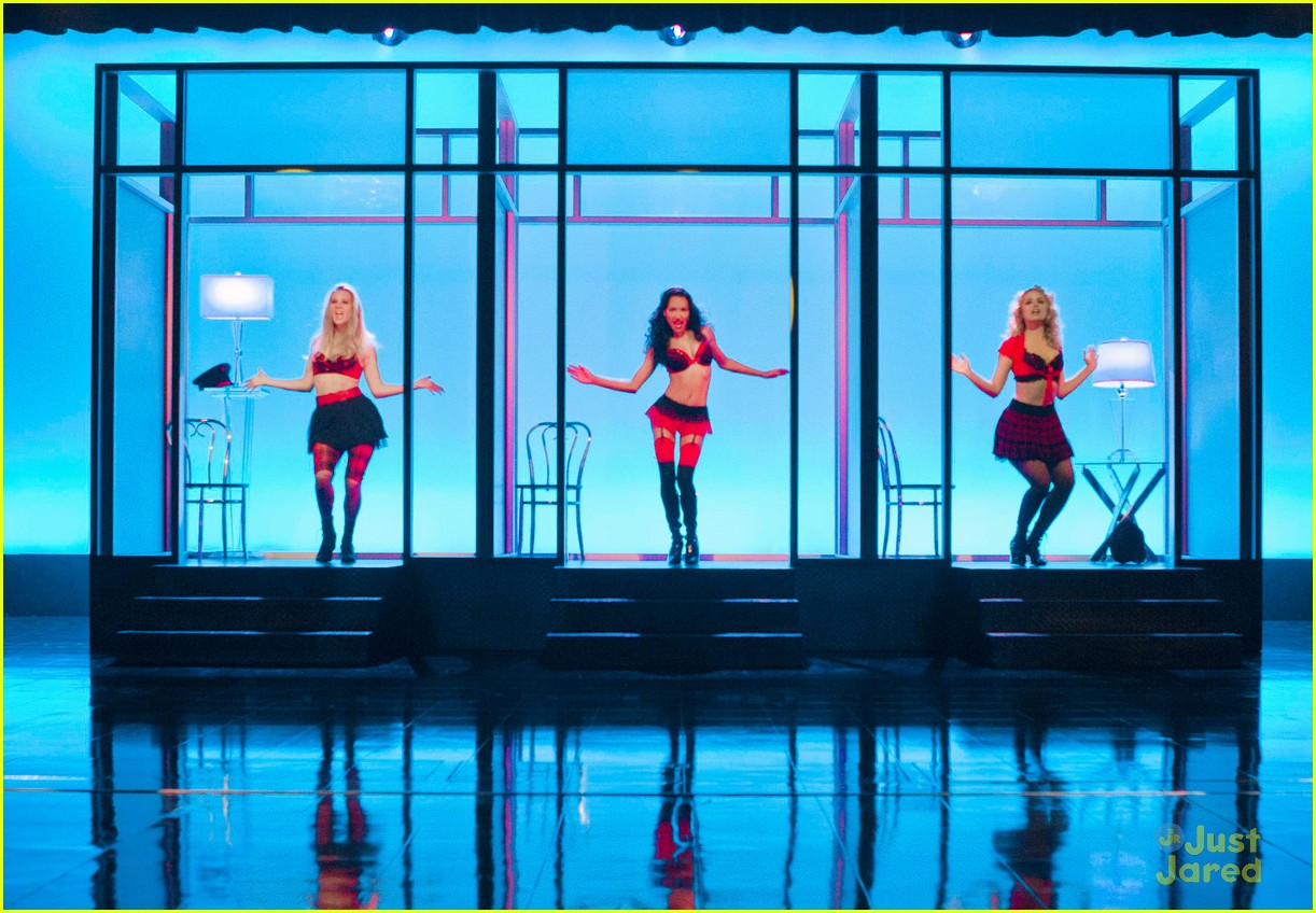 Amber Riley, Chris Colfer & More: 'Glee 100' Sneak Peek Clip & Pics ...