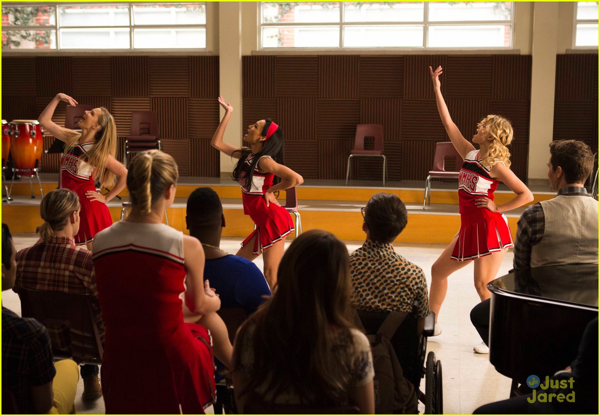 Amber Riley, Chris Colfer & More: 'Glee 100' Sneak Peek Clip & Pics ...