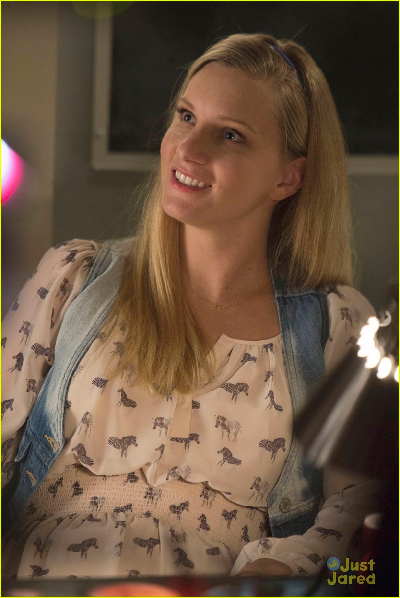 Amber Riley, Chris Colfer & More: 'Glee 100' Sneak Peek Clip & Pics ...