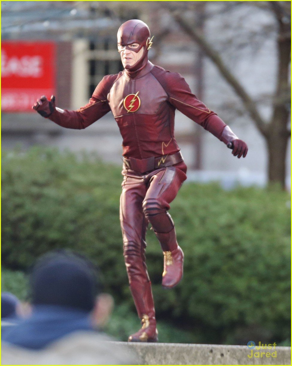 Grant Gustin Films Scenes in 'The Flash' Costume - First Look! | Photo ...