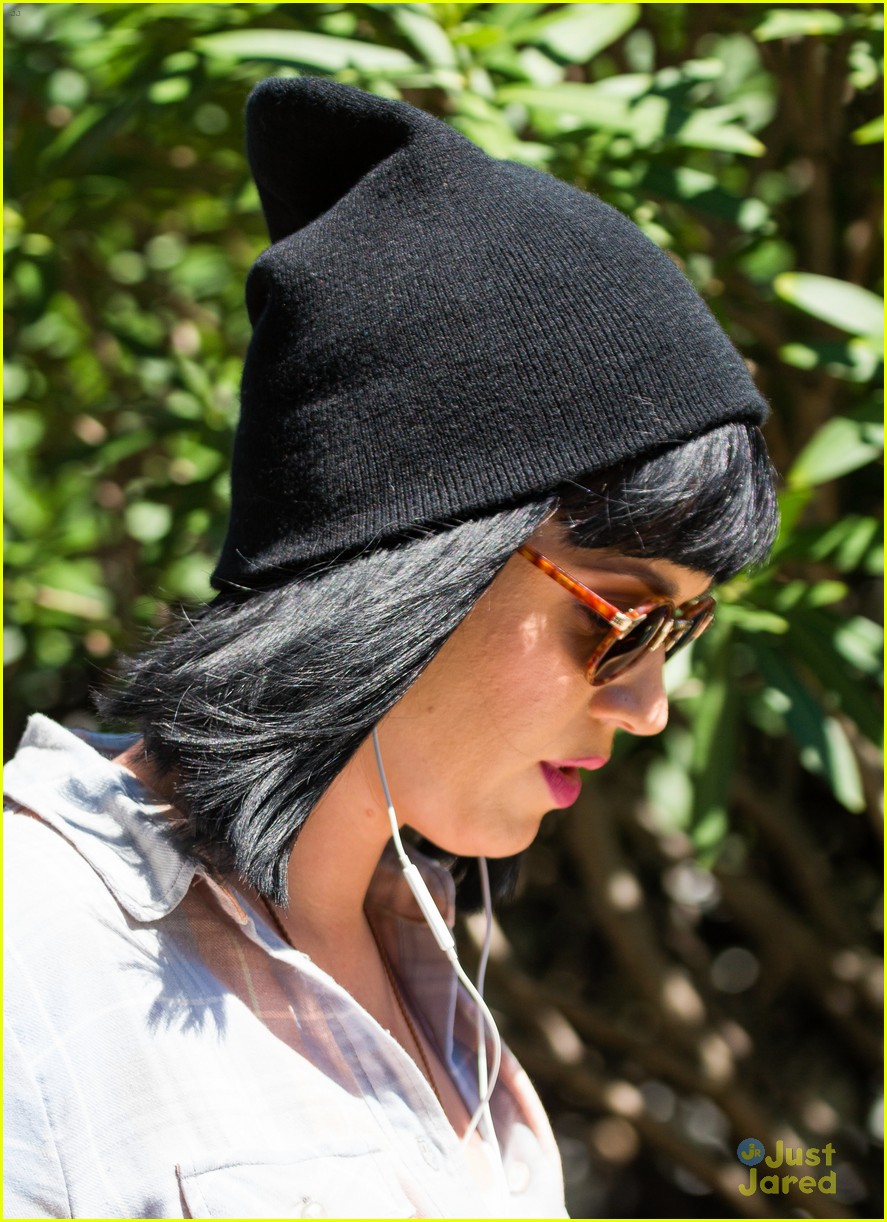 Full Sized Photo of katy perry miley cyrus kiss tongue infamous 26 ...