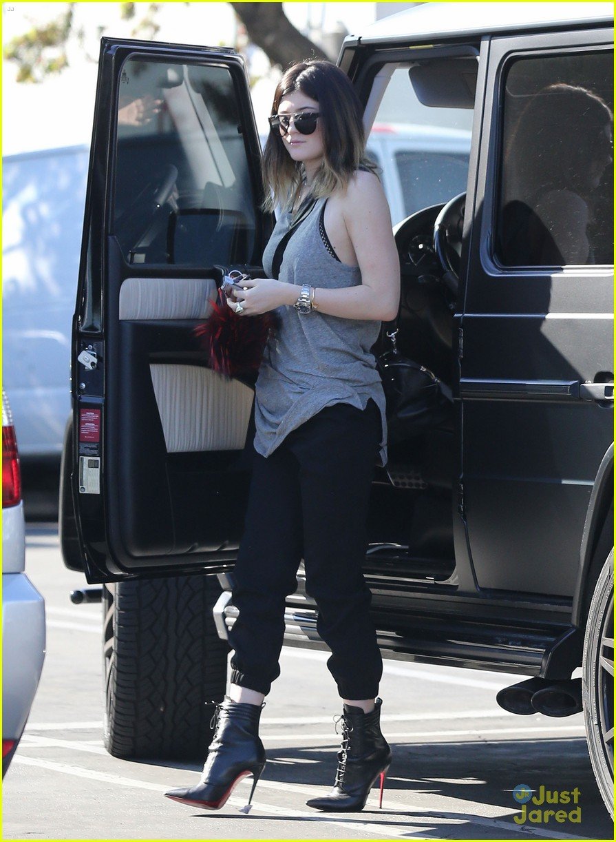 Full Sized Photo of kylie jenner fred segal keeping up mid season ...