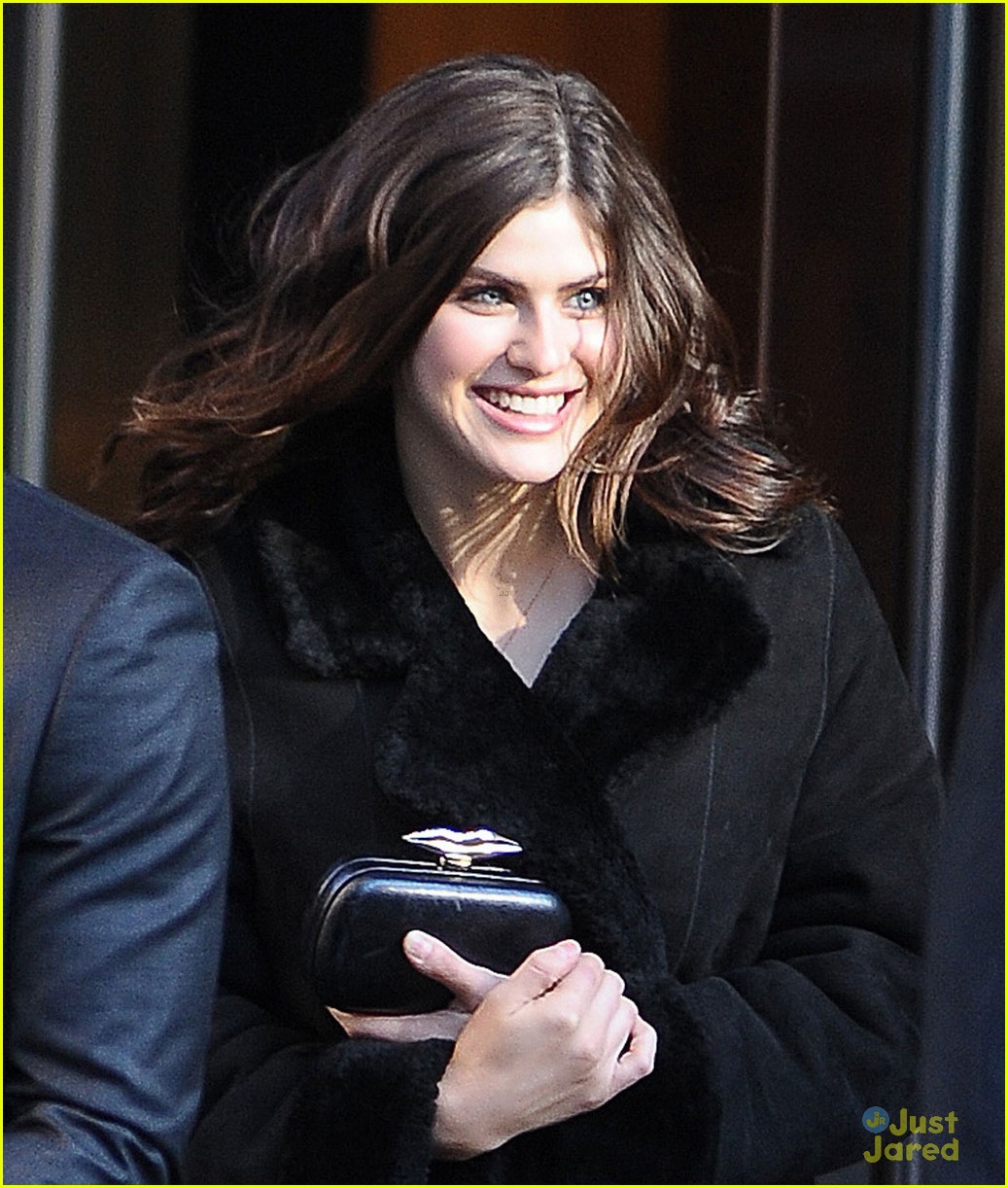 Logan Lerman: 'Noah' Premiere with Alexandra Daddario! | Photo 656850 ...