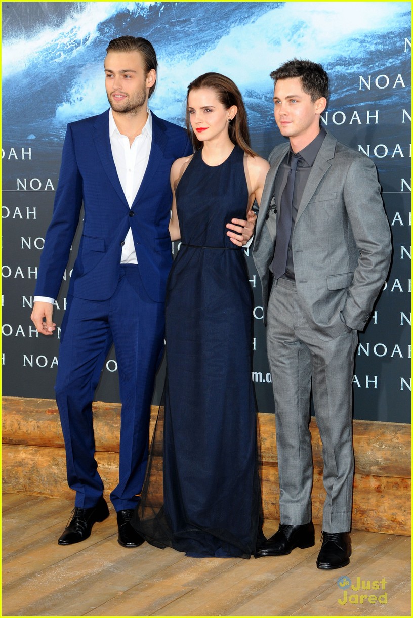 Full Sized Photo of logan lerman douglas booth noah premiere germany 05 ...