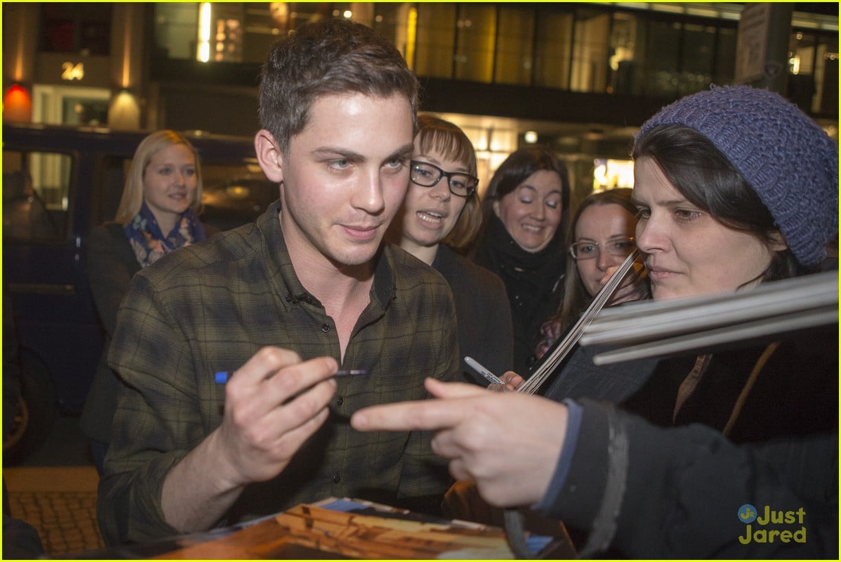 Logan Lerman & Douglas Booth Both Look Dapper at German 'Noah' Premiere ...