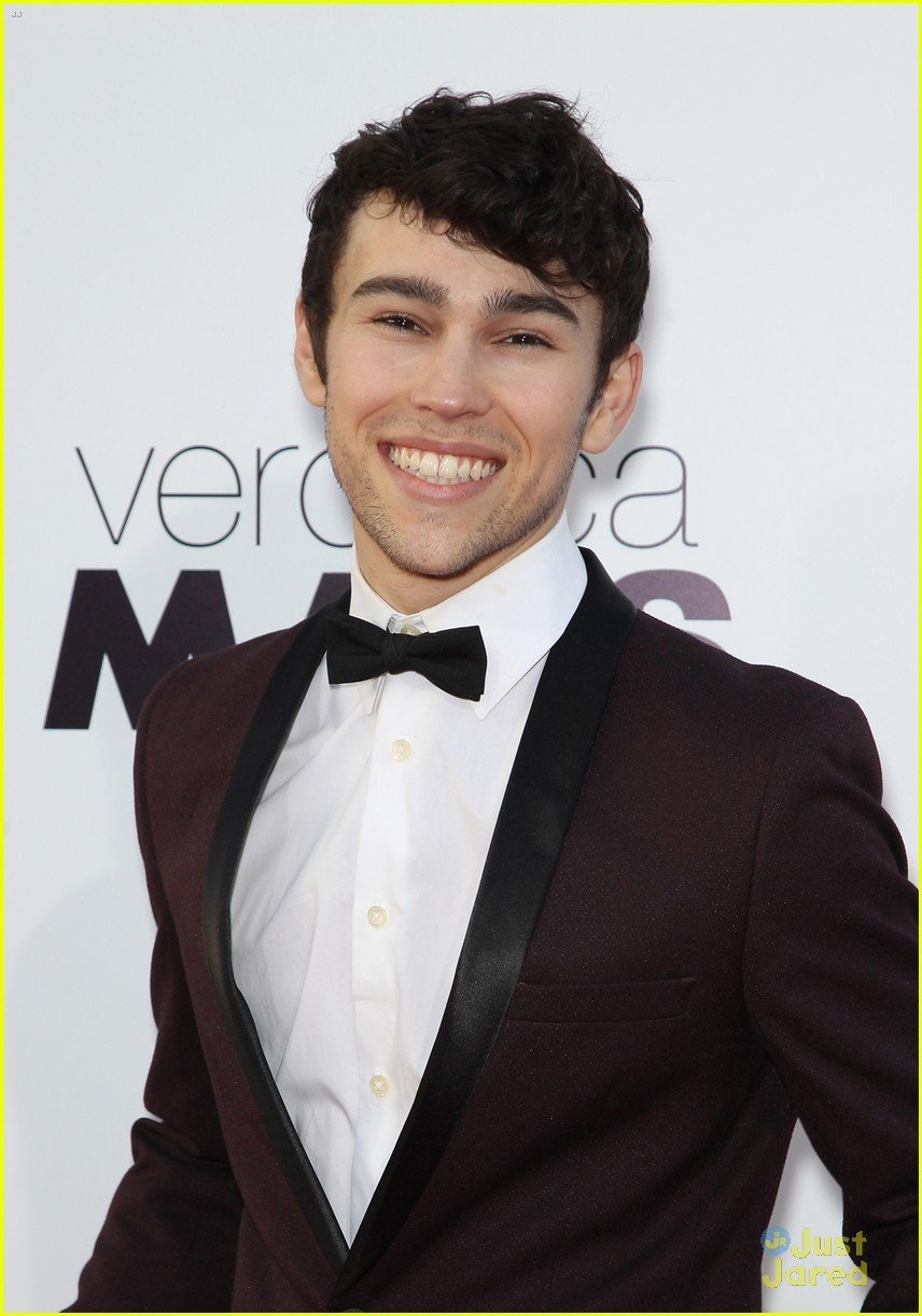 Full Sized Photo of max schneider veronica mars movie premiere 05 | Max ...