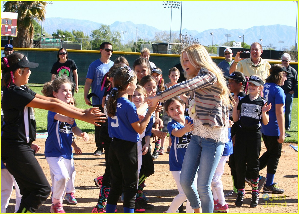 Olivia Holt Piper Curda And Sarah Gilman Eso Softball Parade Photo