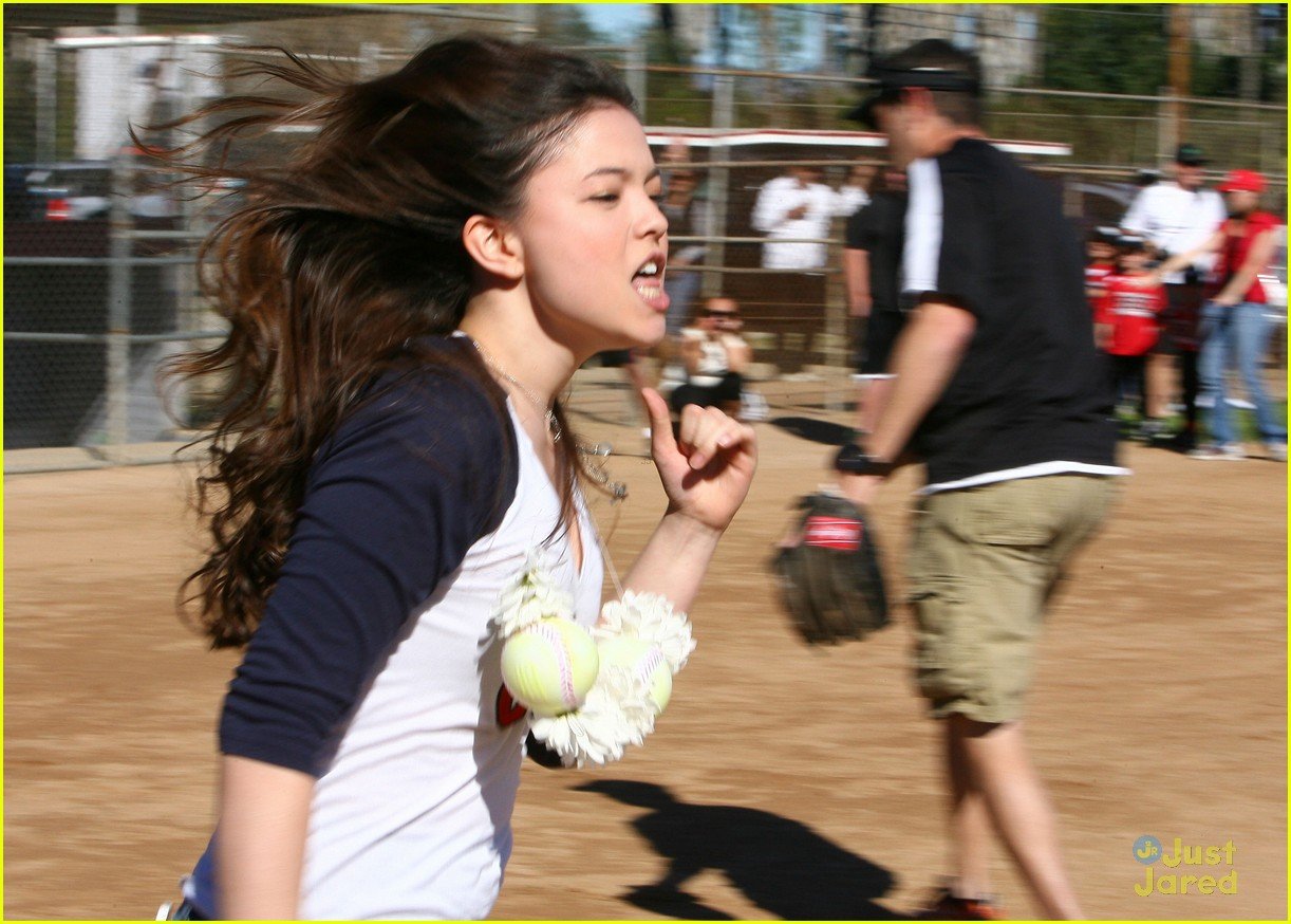Olivia Holt Piper Curda And Sarah Gilman Eso Softball Parade Photo